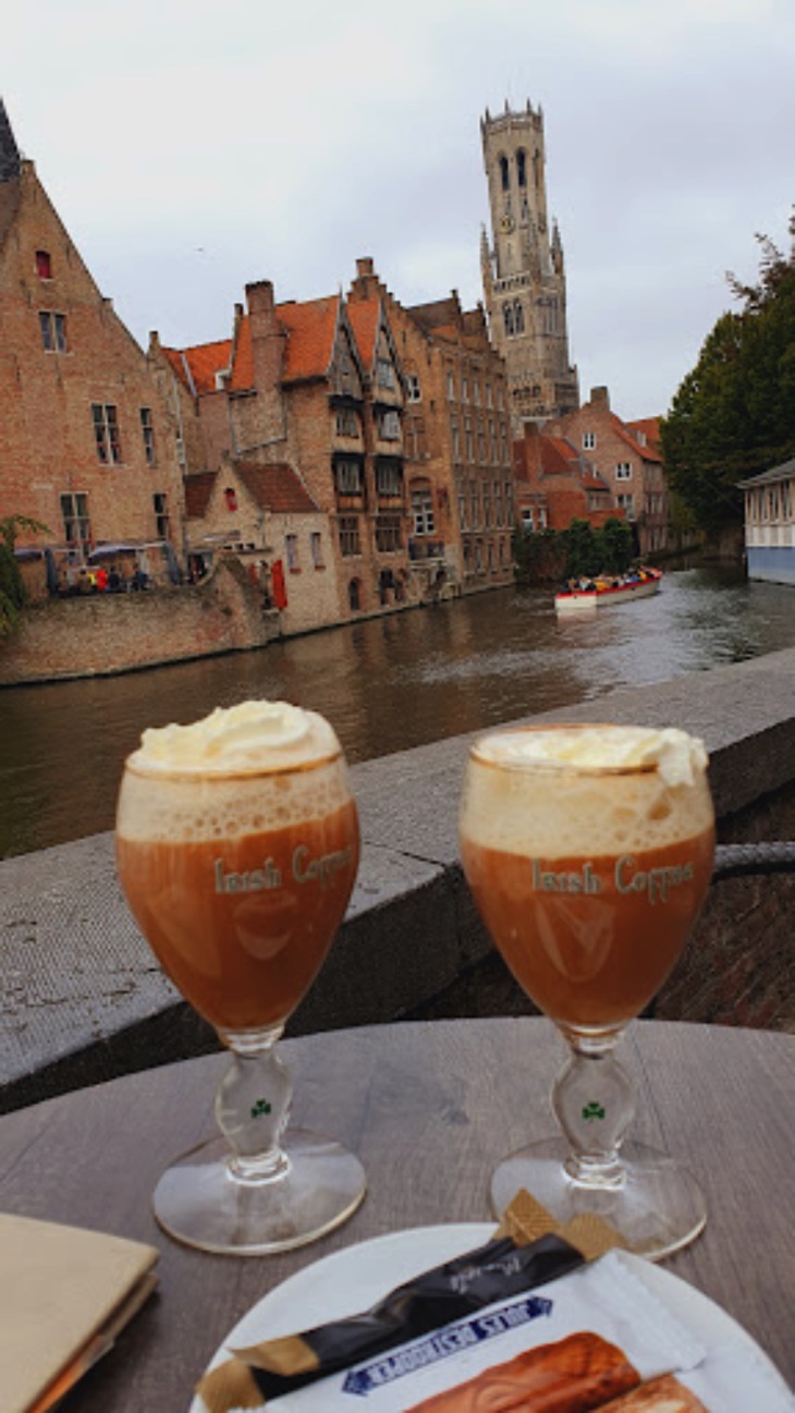 11 Best Cafés in Bruges for Coffee, Tea and Breakfast!